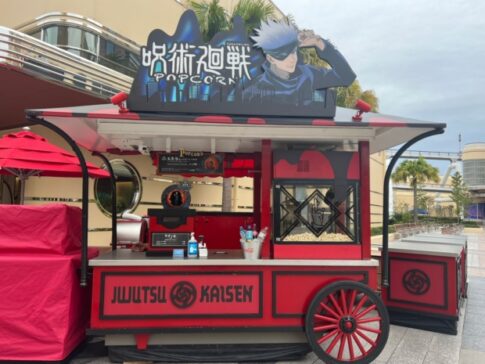 【USJコラボ】五条悟ポップコーンバケツ2022年！販売価格、待ち時間、実際に食べた感想等のまとめ | USJハック